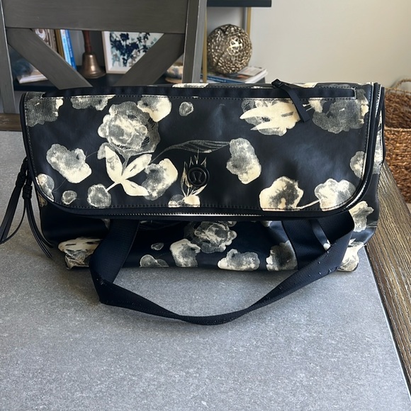 lululemon athletica | Bags | Lu Lu Lemon Gym Or Laptop Bag Flowin With ...